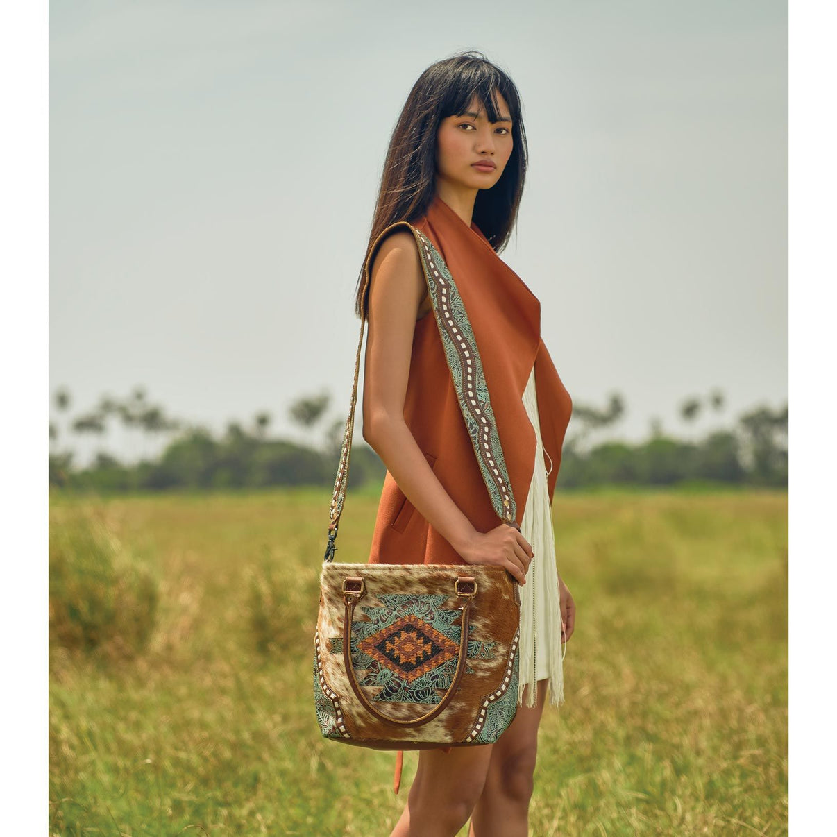 Azure Leather Bag – Bold Azure Design & Comfortable Leather Strap